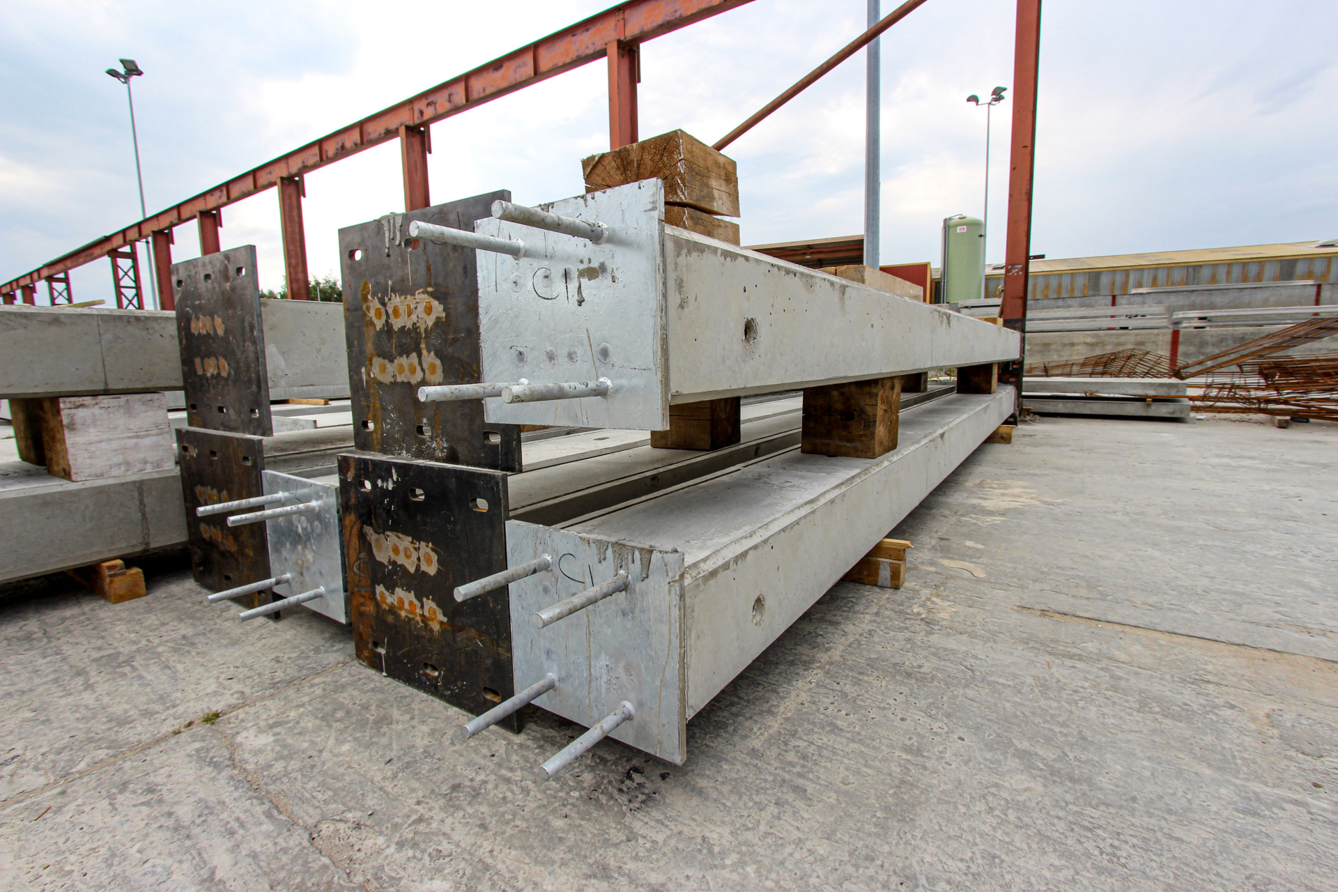 Precast Concrete Column Design & Construction | Milbank