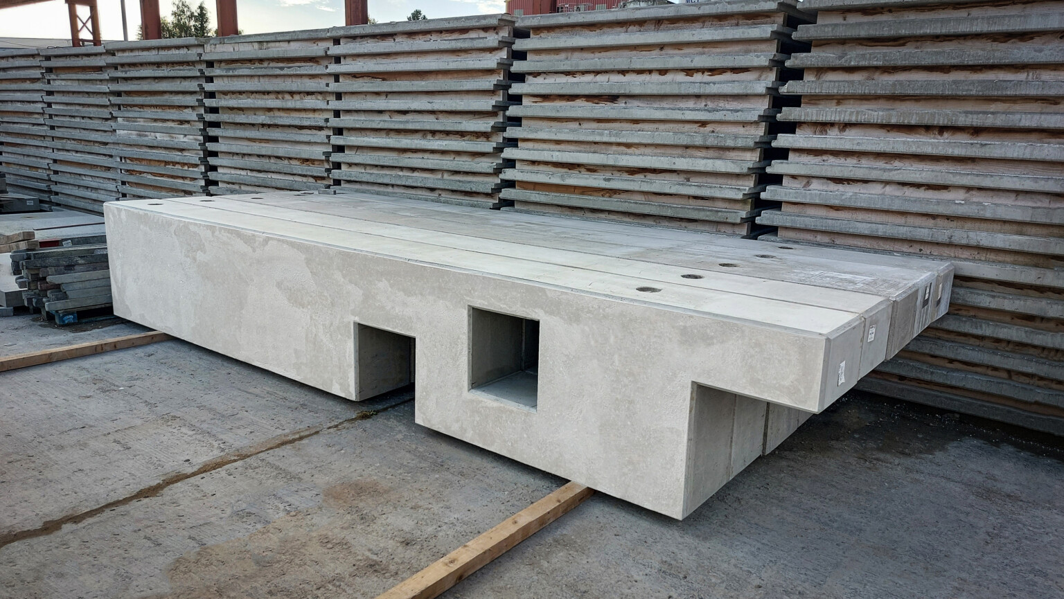 Precast Concrete Railway Platforms | Railway Solutions | Milbank